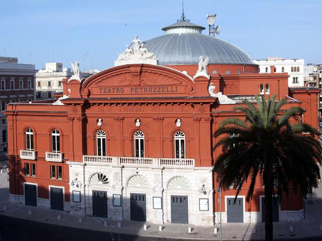 Teatro Petruzzelli (Opera House - Bari, italy) | Opera Online - The ...