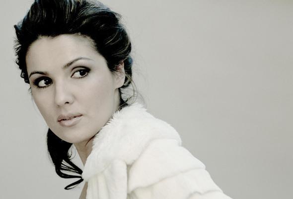 Anna Netrebko (Performer) | Opera Online - The opera lovers web site