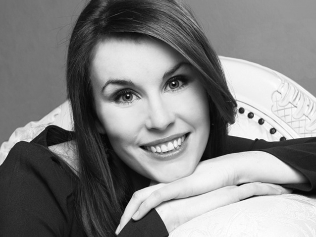 Anna Devin (Performer) | Opera Online - The opera lovers web site