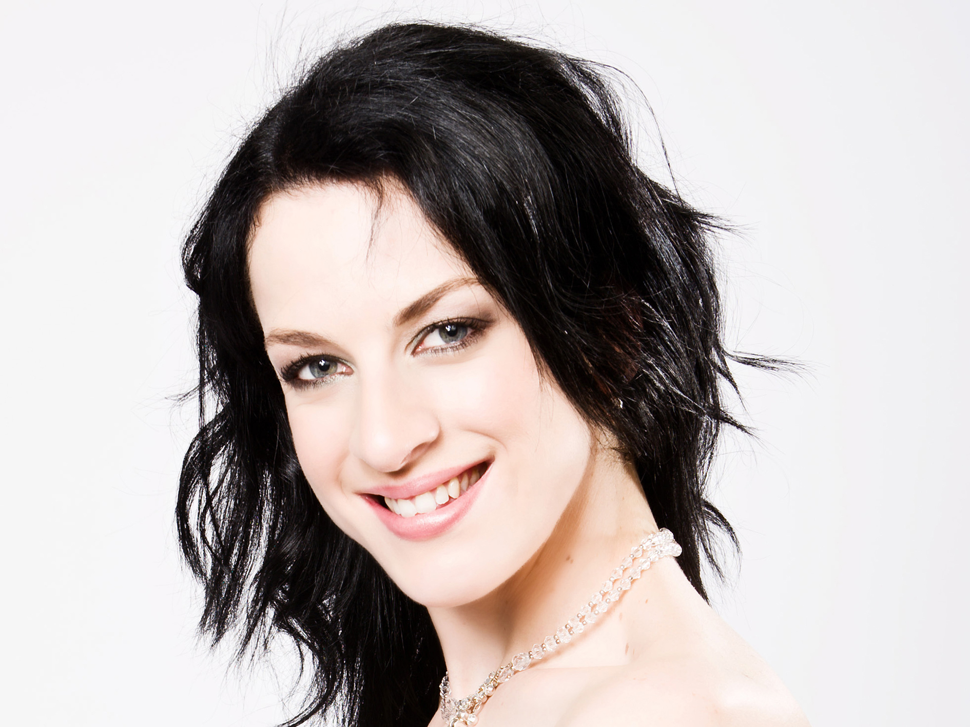 Madeleine Pierard (Performer) | Opera Online - The opera lovers web site