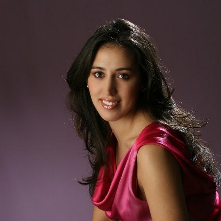 Mariana Flores (Performer) | Opera Online - The opera lovers web site