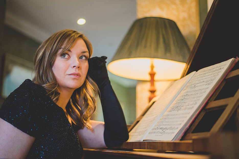 Stephanie Windsor-Lewis (Performer) | Opera Online - The opera lovers ...