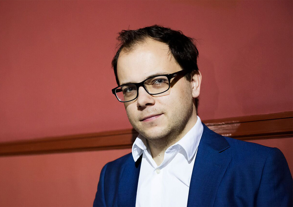 Chris Hopkins (Conductor) | Opera Online - The opera lovers web site