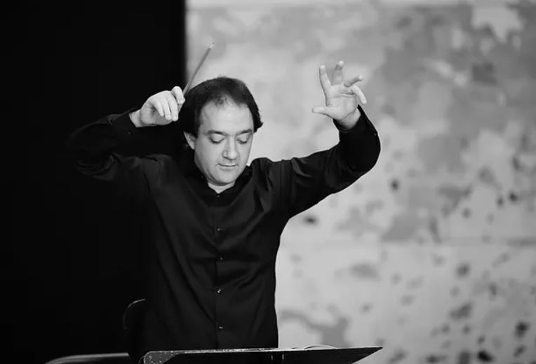 Nicolas Simon (Conductor) | Opera Online - The opera lovers web site