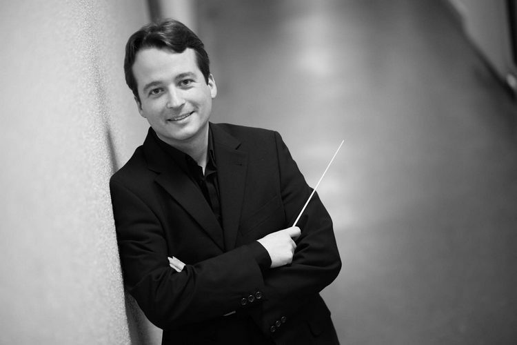 Quentin Hindley (Conductor) | Opera Online - The opera lovers web site