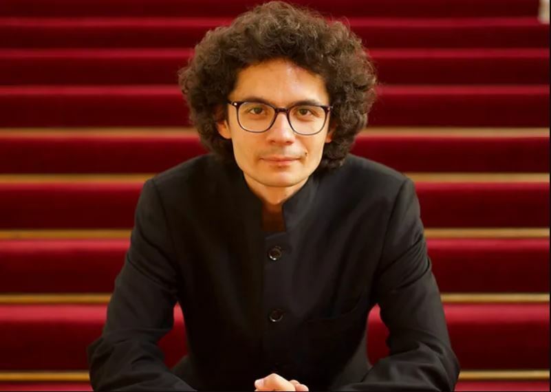 Simon Proust (Conductor) | Opera Online - The opera lovers web site