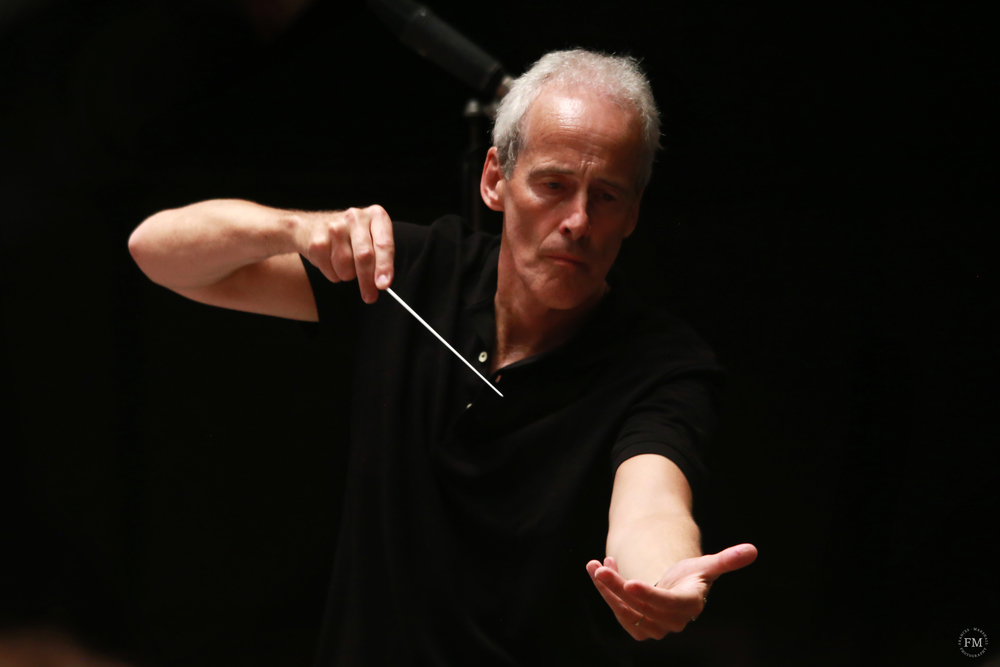 Paul Daniel (Conductor) | Opera Online - The opera lovers web site