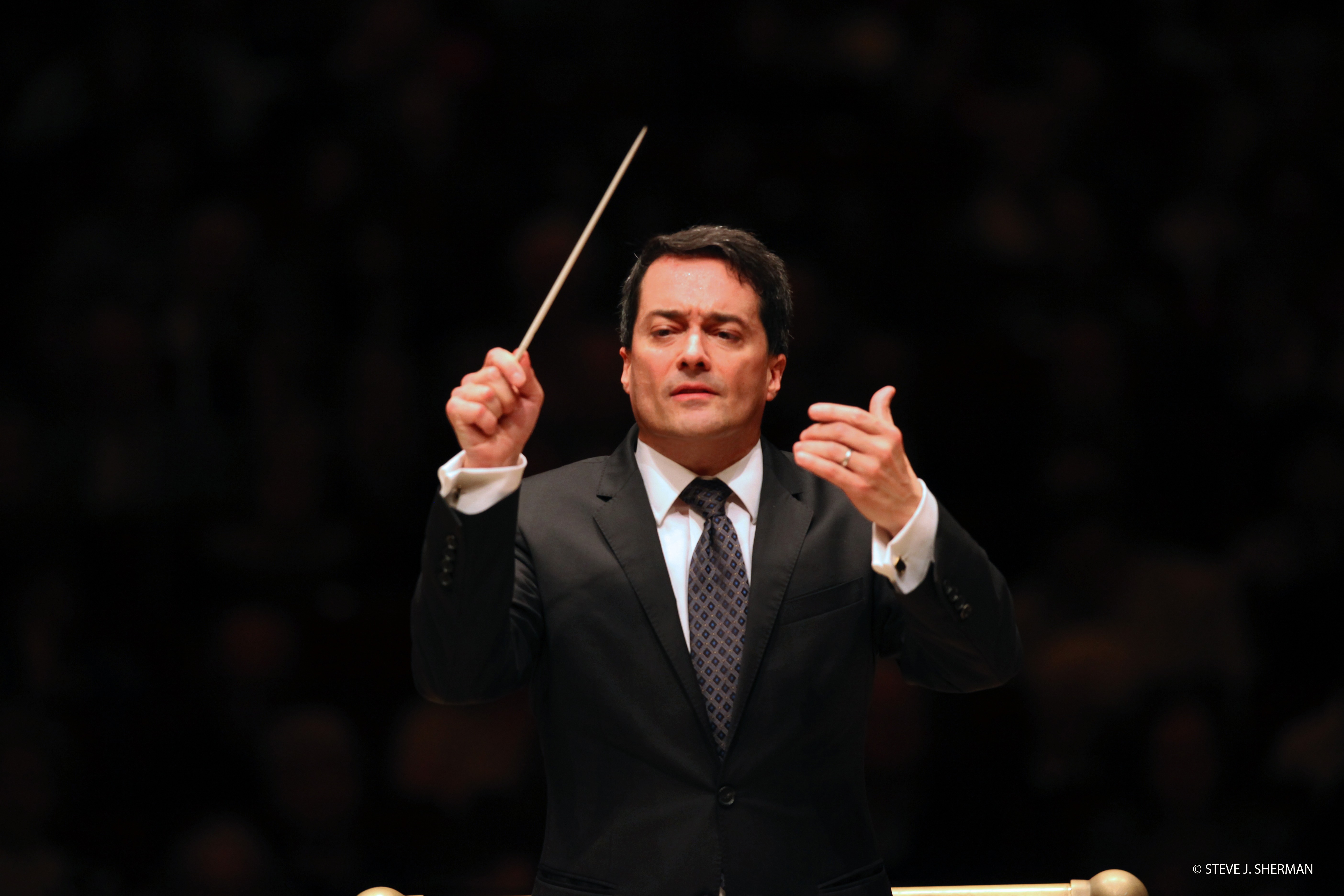 Jacques Lacombe (Conductor) | Opera Online - The opera lovers web site