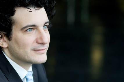Alain Altinoglu (Chef d'orchestre) | Opera Online - Le site des ...