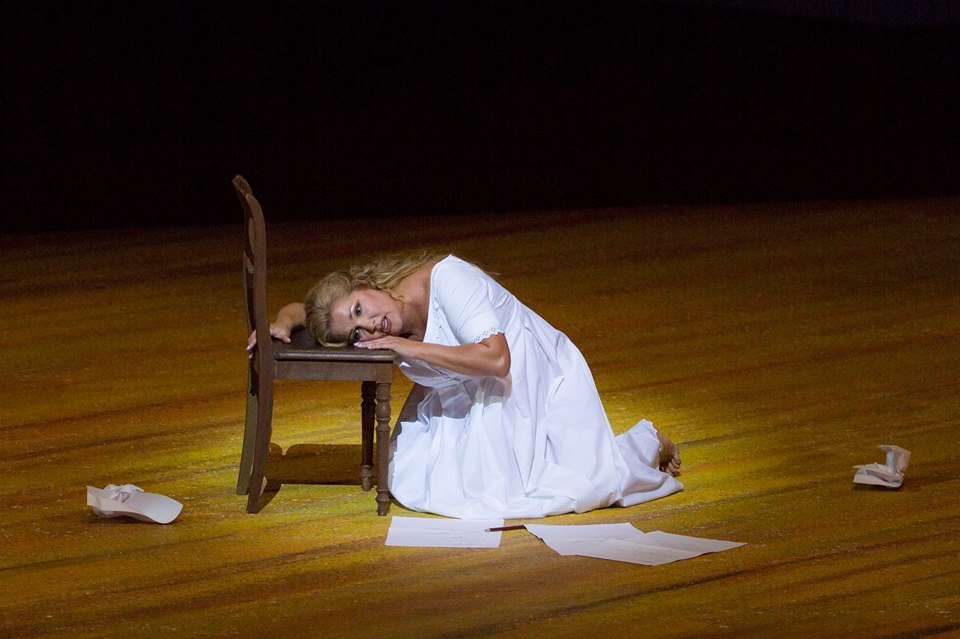 Anna Netrebko, positive à la Covid-19, a été hospitalisée (Actualité ...