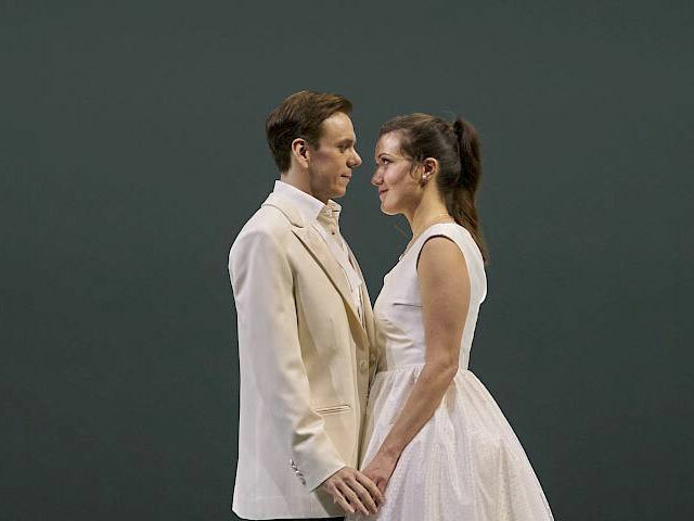Benjamin Bernheim and Julie Fuchs as Romeo and Juliet in Zurich ...