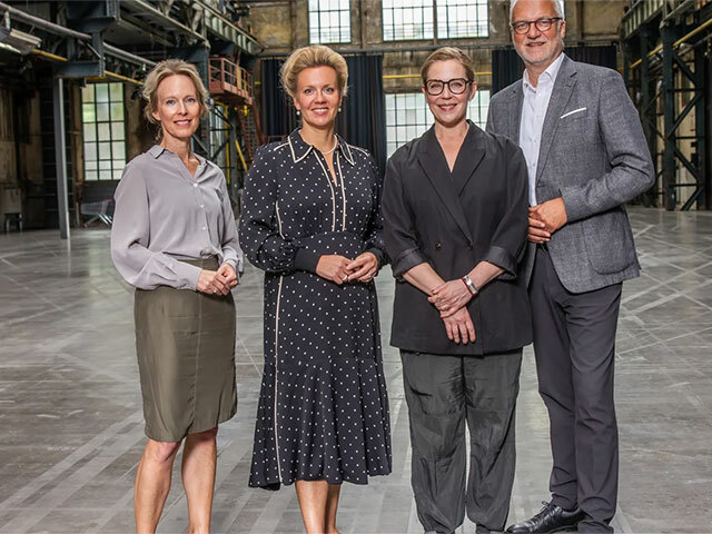 Lydia Steier succèdera à Ivo Van Hove à la direction artistique de la ...