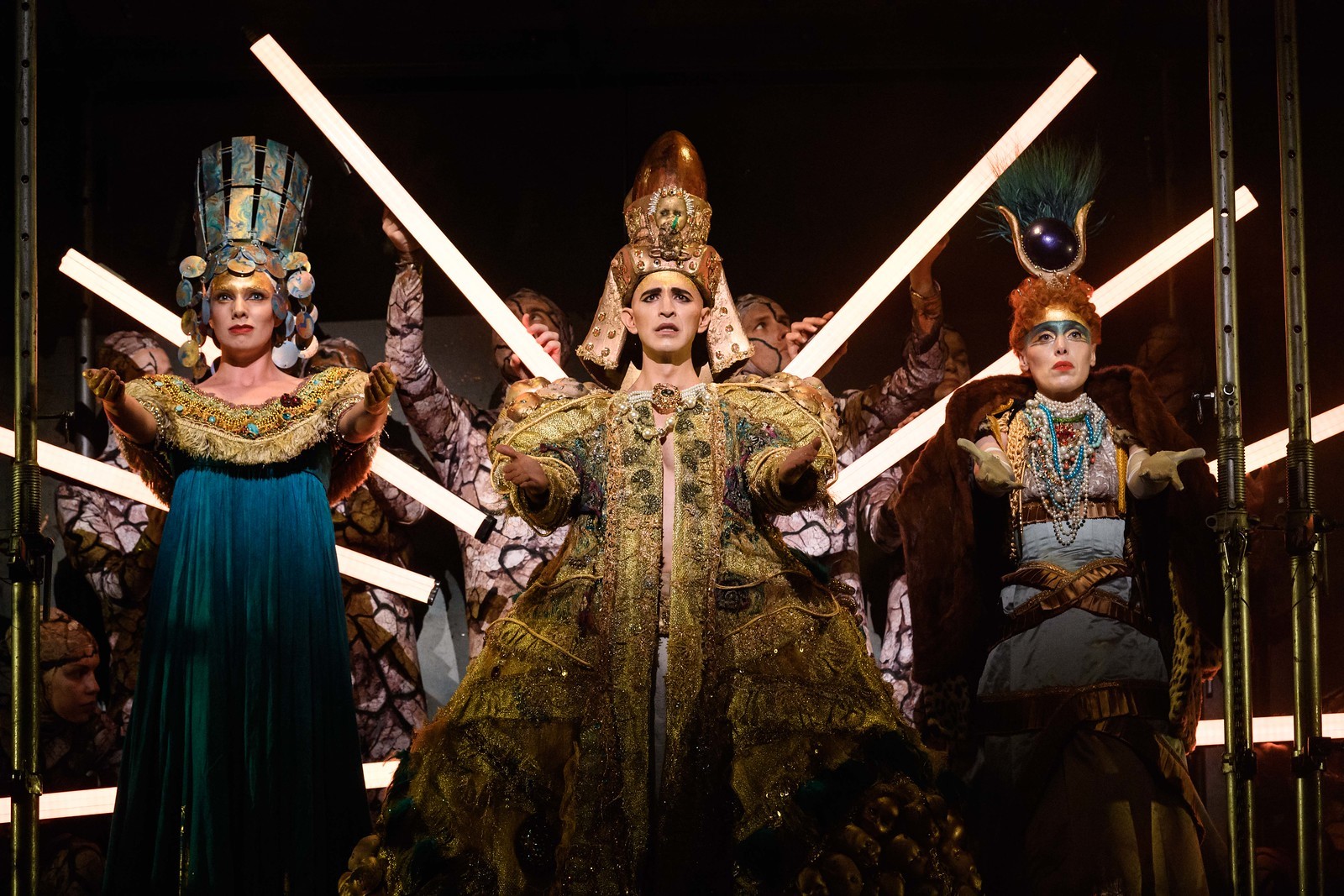 English National Opera at its Very Best in Akhnaten at the London ...