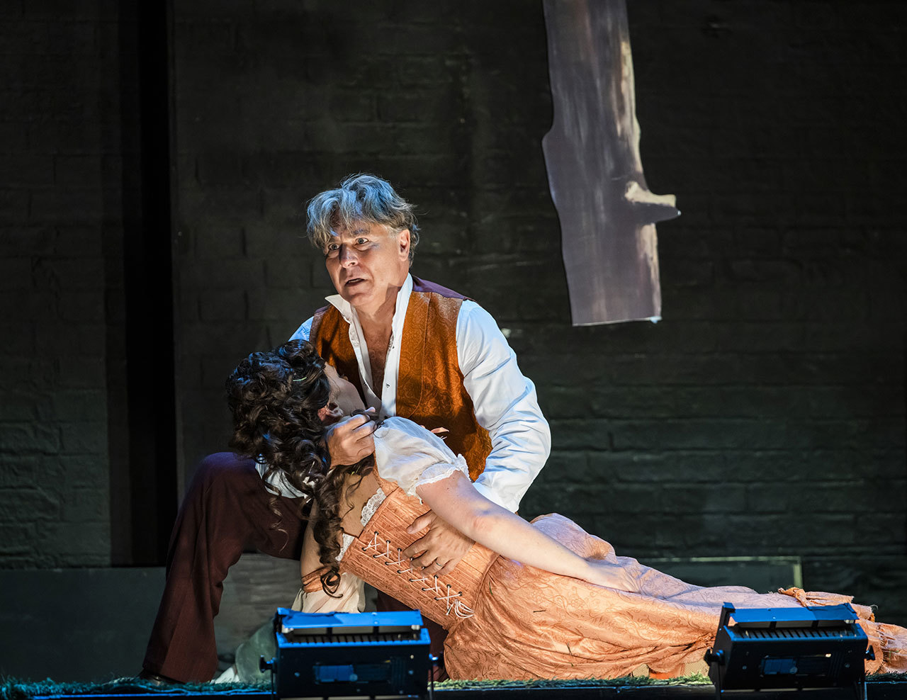 Outstanding Performances Complement Brilliant Production in Cavalleria ...