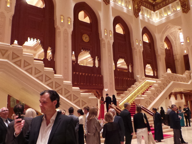 Les Capulet et les Montaigu - ROH Muscat (2014) (Production - Muscat ...