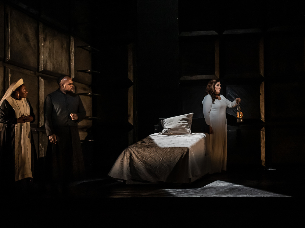 Macbeth - Royal Opera House (2021) (Production - London , united ...